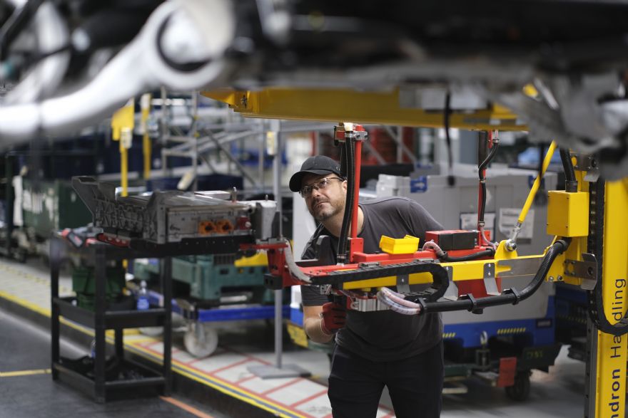 JLR unveils Future Skills Programme to train 29,000 people - Machinery ...