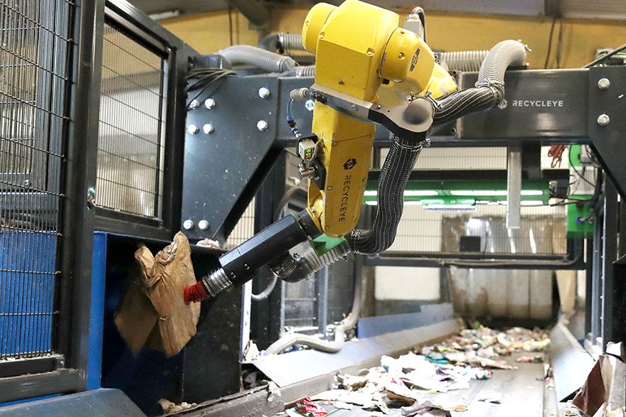 Fanuc helps Recycleye revolutionise waste handling with AI - Machinery Market News